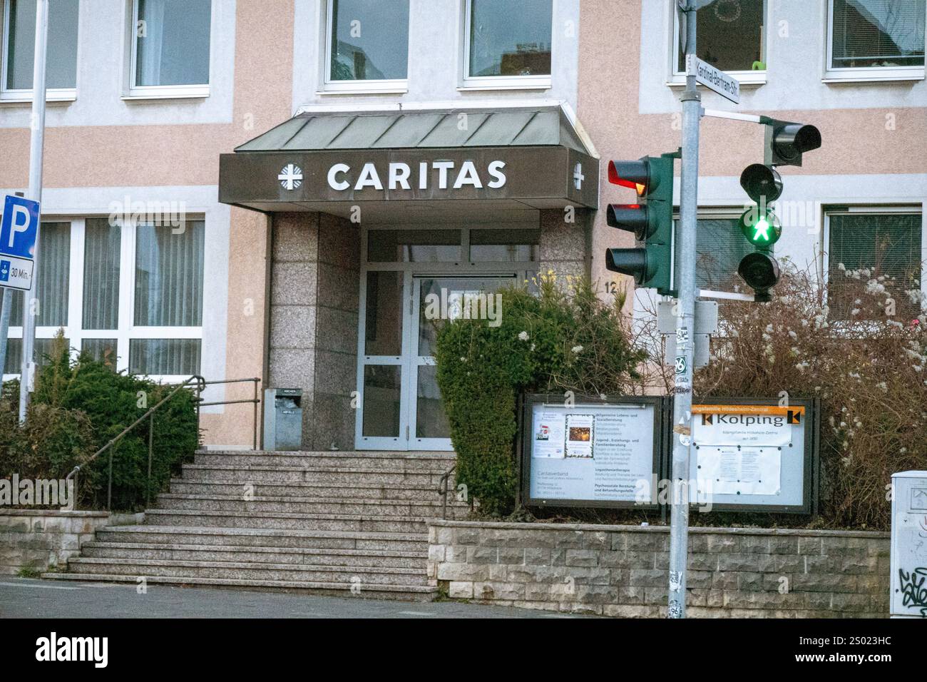 Caritas Gebäude - gesehen am 20.12.2024 in Hildesheim *** Caritas ...