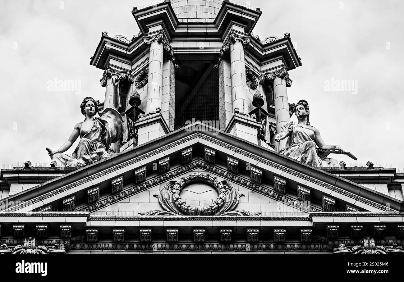 Victoria Palace Theatre Stock Photo - Alamy