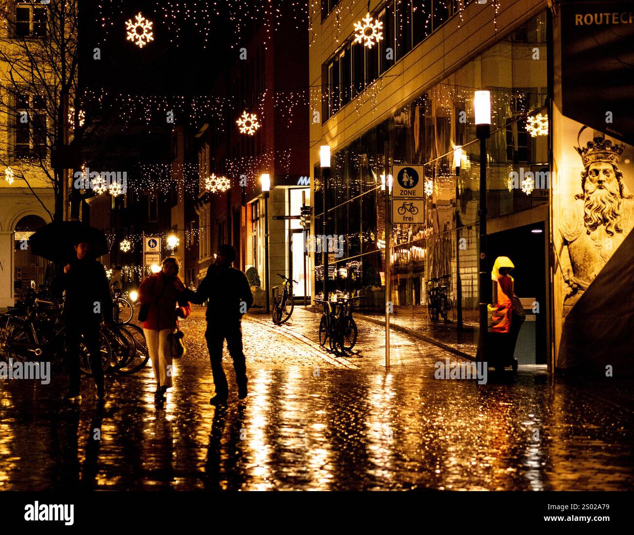 GERMANY - AACHEN - STREET November December daily Stock Photo - Alamy