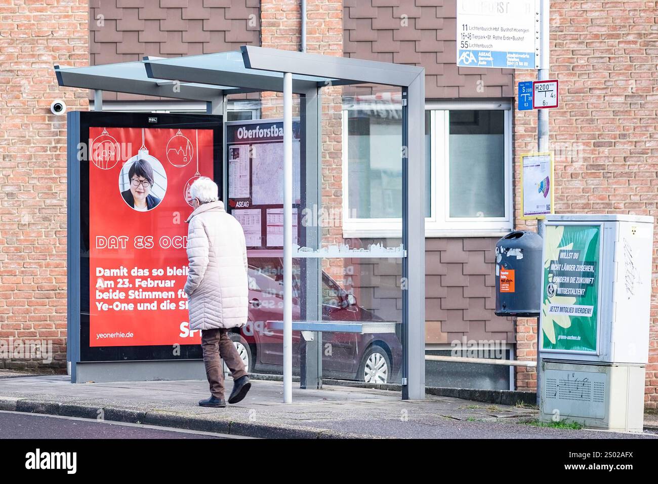 Wahlplakat der SPD-Kandidatin Ye-One Rhie fuer die vorgezogene Bundestagswahl am 23. Februar ...