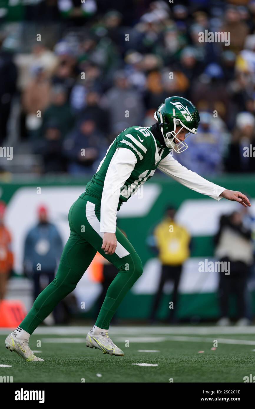 New York Jets place kicker Anders Carlson (18) kicks during an NFL ...