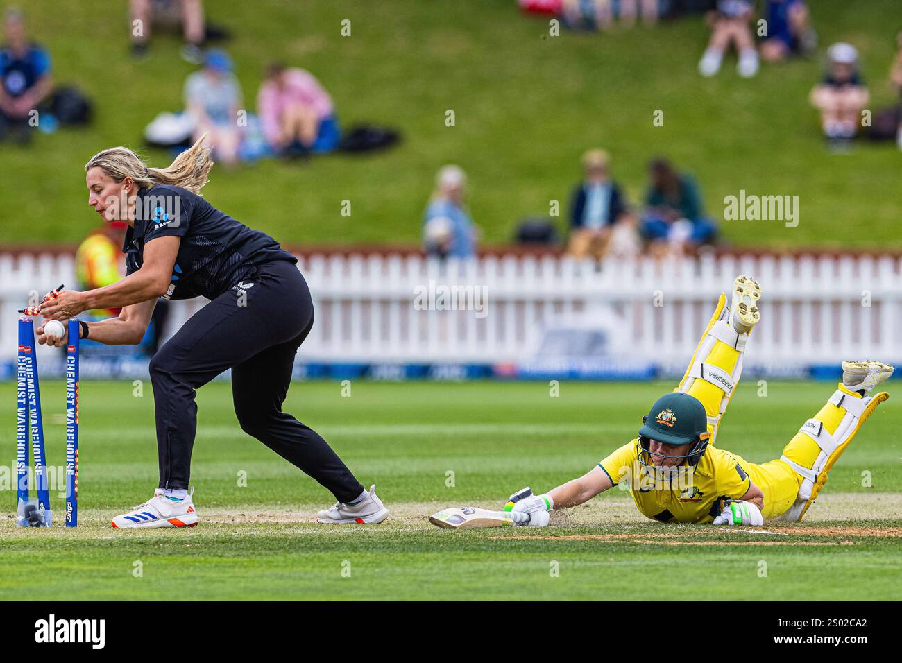 WELLINGTON, NEW ZEALAND - DECEMBER 23: Molly Penfold of New Zealand ...
