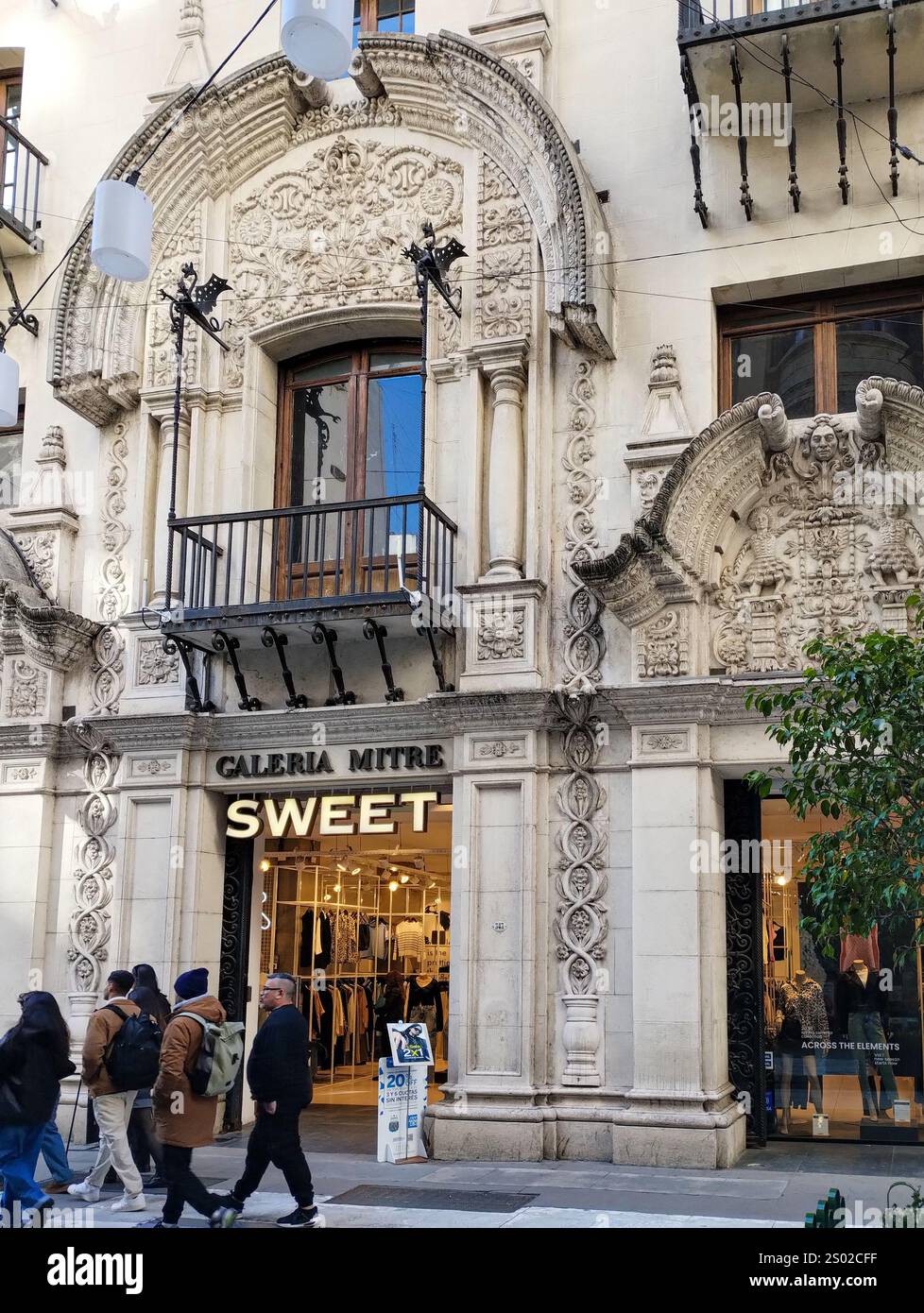 Colonial facade of the Galeria Mitre on the Florida pedestrian street ...