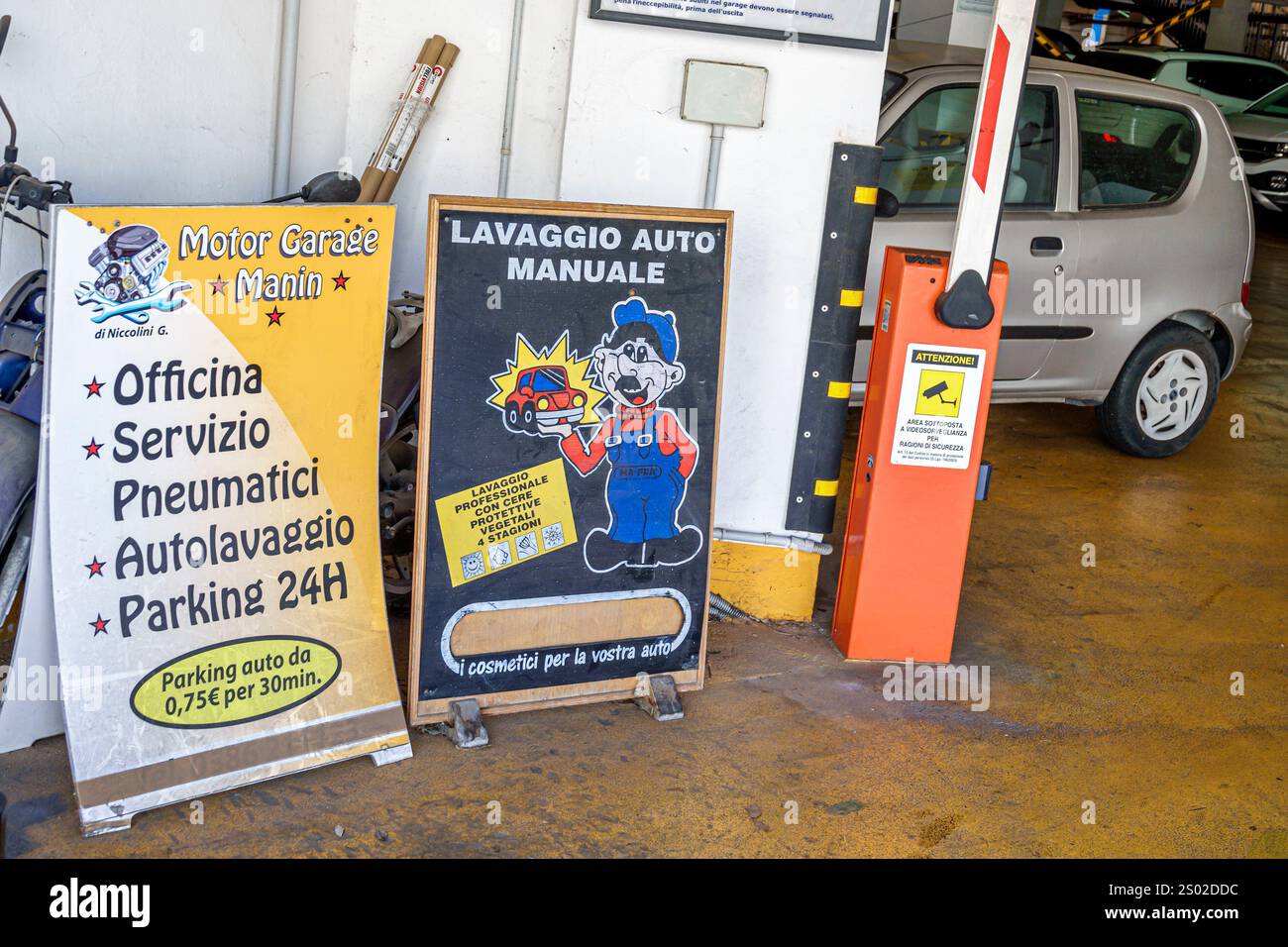 Motor garage manin hi-res stock photography and images - Alamy