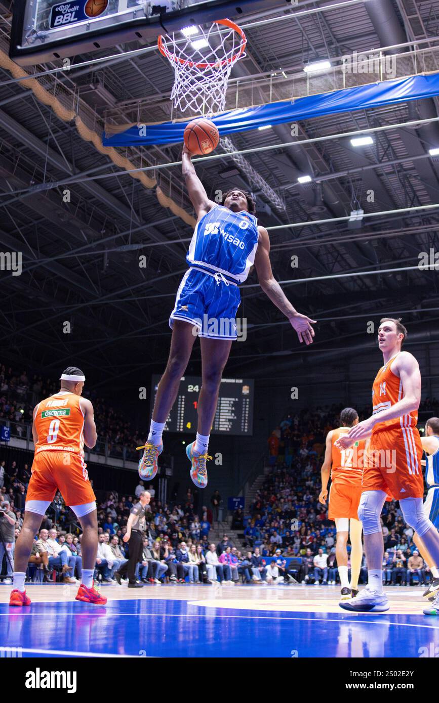 Frankfurt Am Main, Deutschland. 23rd Dec, 2024. Malik Parsons ...