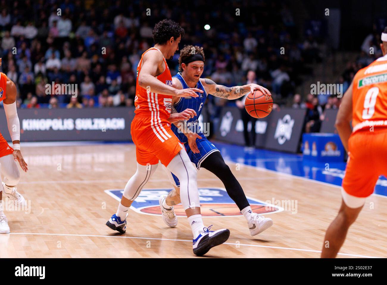 Booker Coplin (Frankfurt Skyliners #6) gegen Marcio Santos (ratiopharm ...