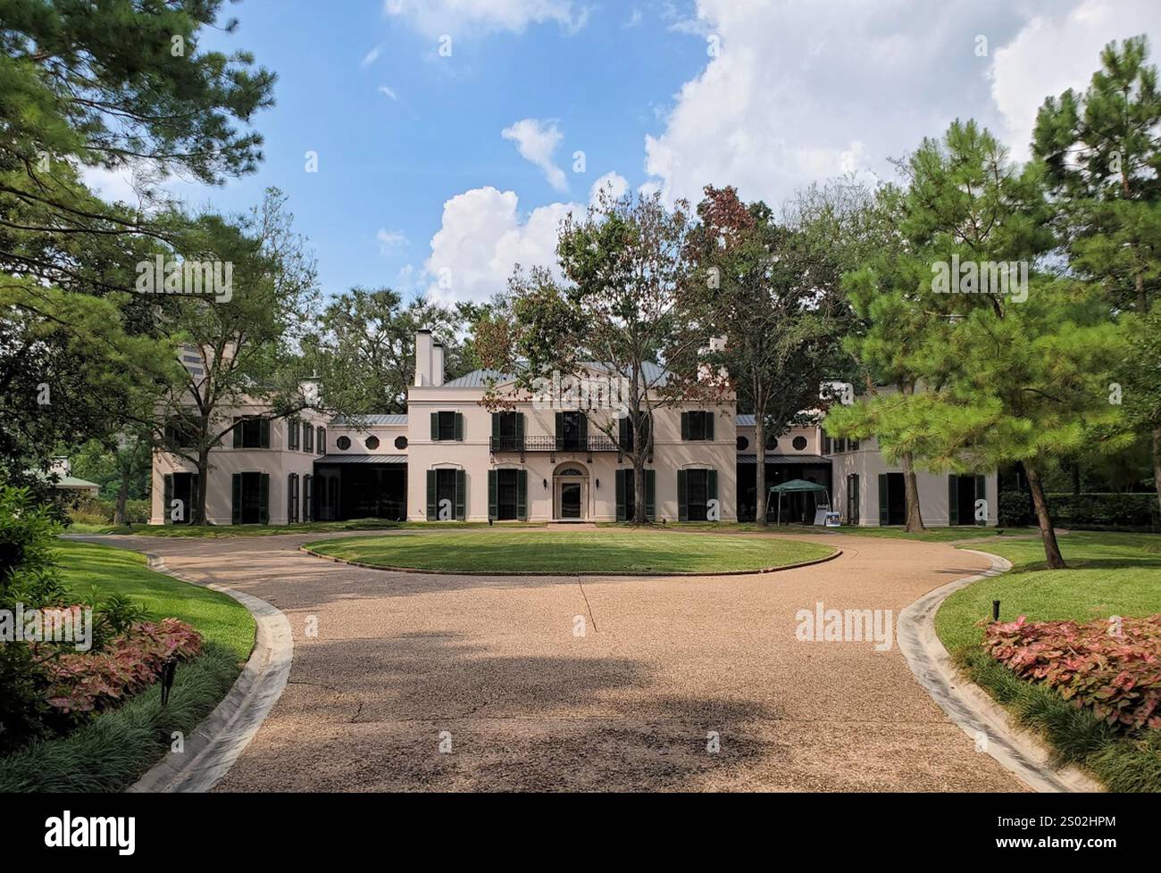 Entrance to the Bayou Bend mansion and gardens once owned by Houston ...
