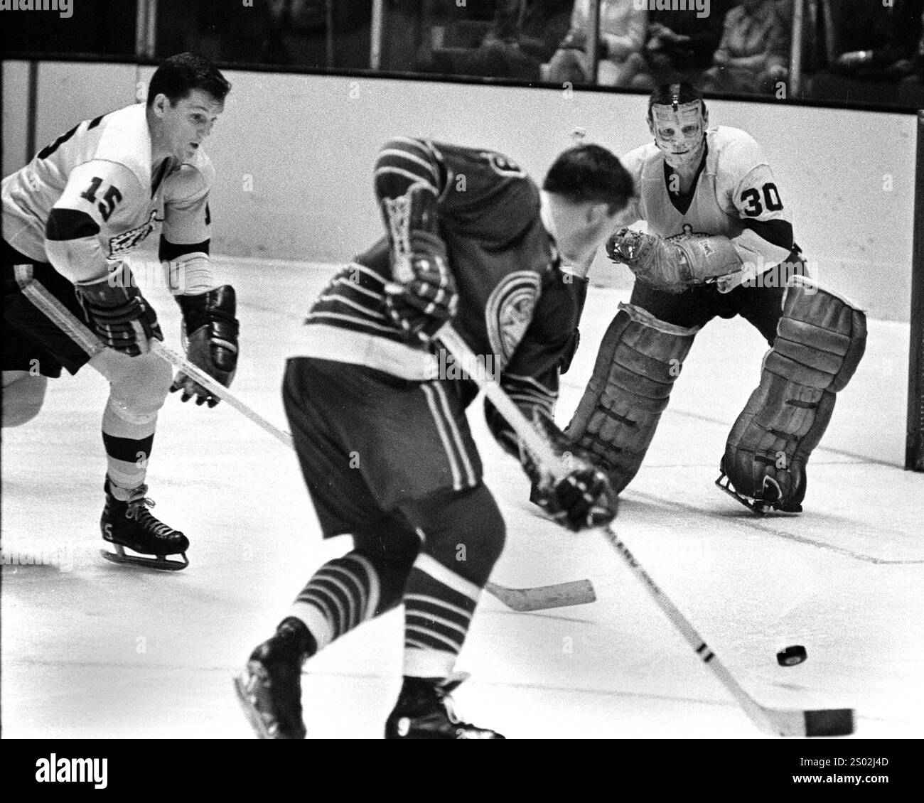 California Golden Seals Bill Hicke (9) takes a shot at Los Angeles ...