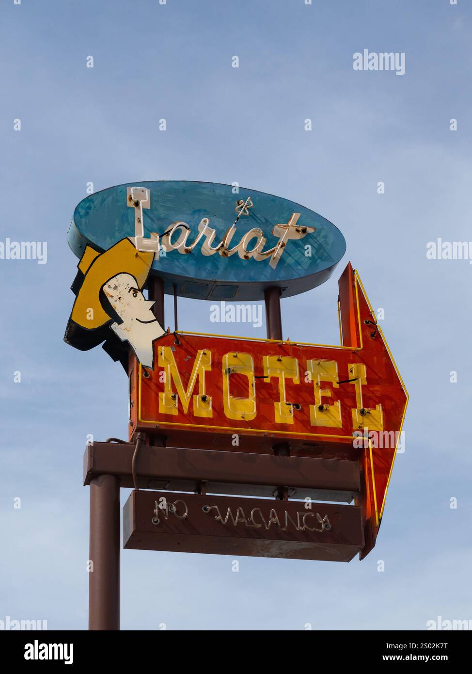 Lariat Motel vintage neon sign in Hardin, Montana Stock Photo - Alamy