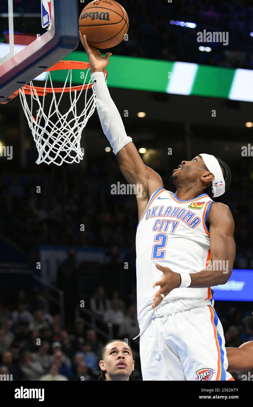 Oklahoma City Thunder guard Shai Gilgeous-Alexander (2) heads to the basket during the second ...