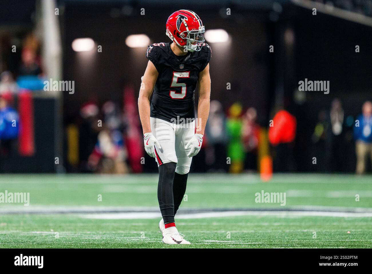 Atlanta Falcons wide receiver Drake London (5) lines up during the ...