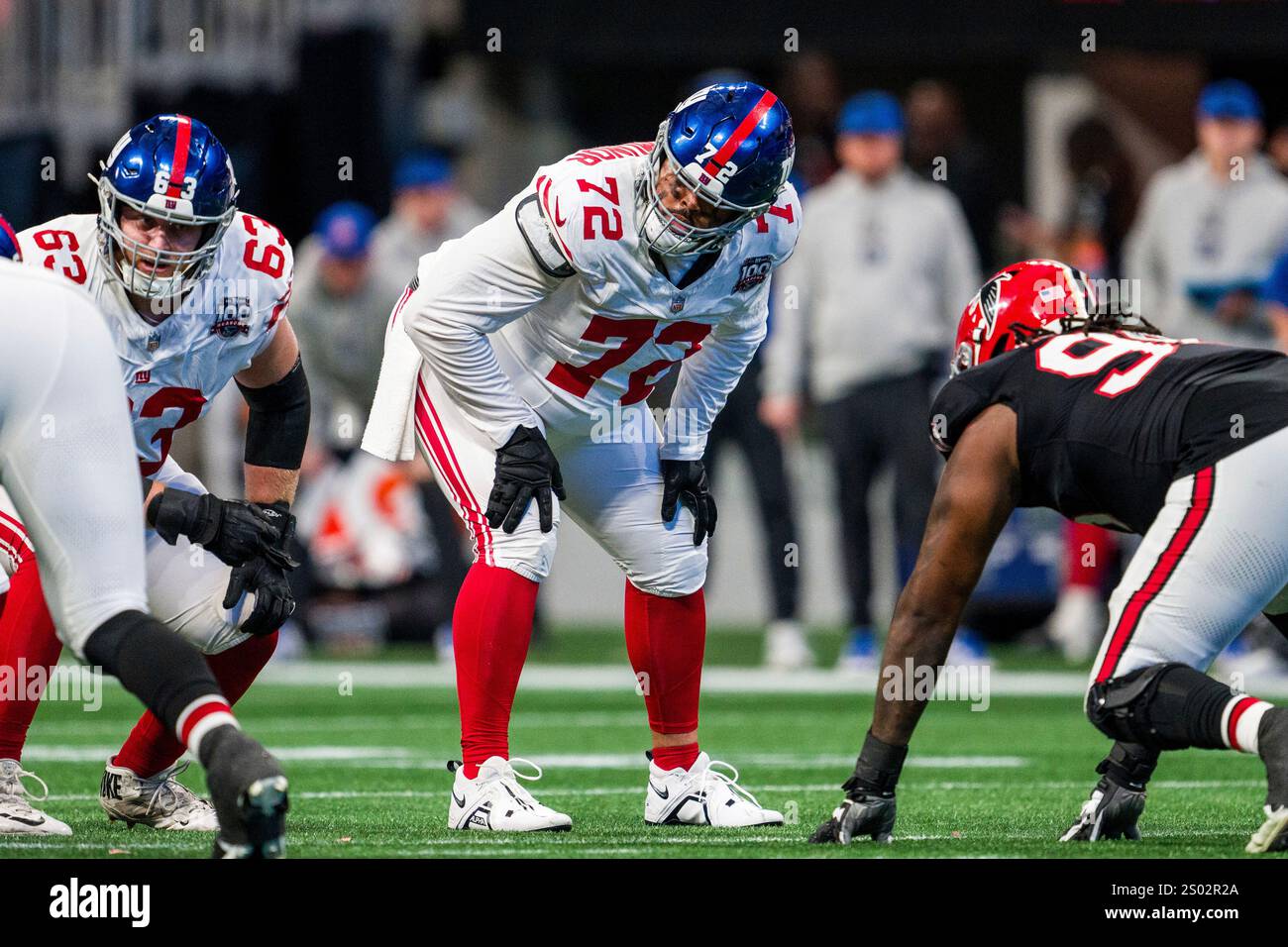 New York Giants guard Jermaine Eluemunor (72) lines up during the second half of an NFL football ...
