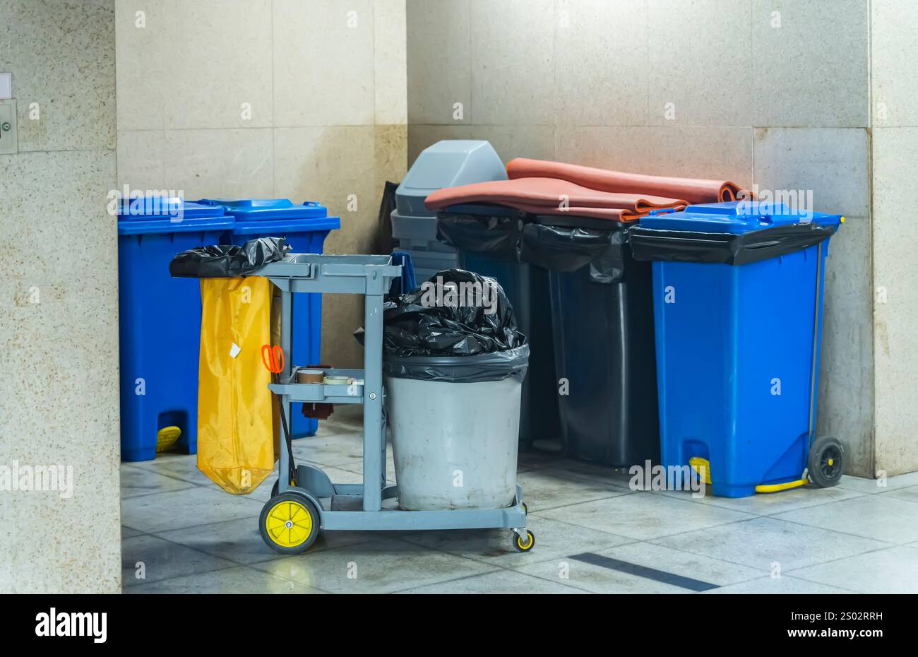 Mop buckets trolley hi-res stock photography and images - Alamy