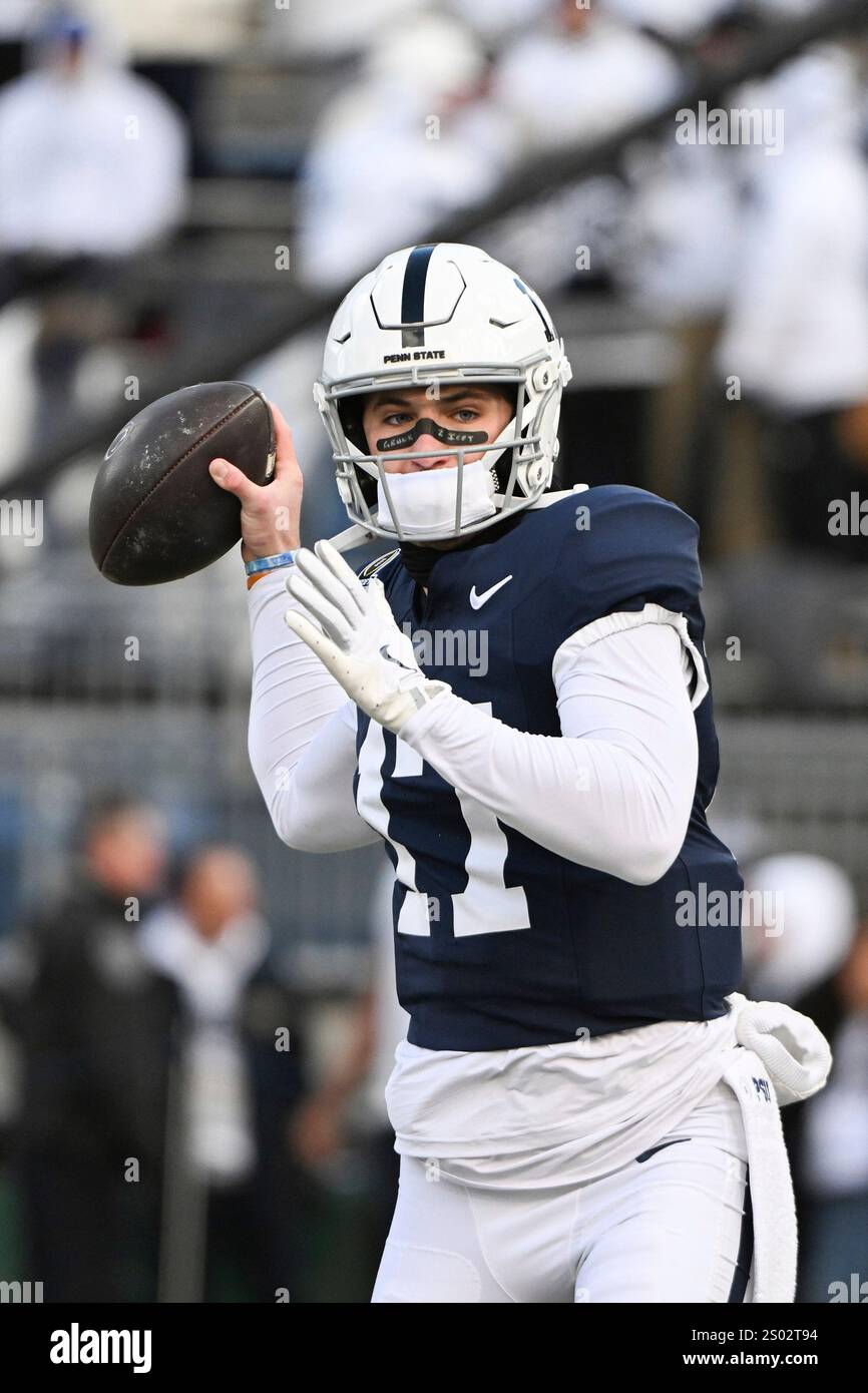 Penn State quarterback Ethan Grunkemeyer (17) warms up for the game ...