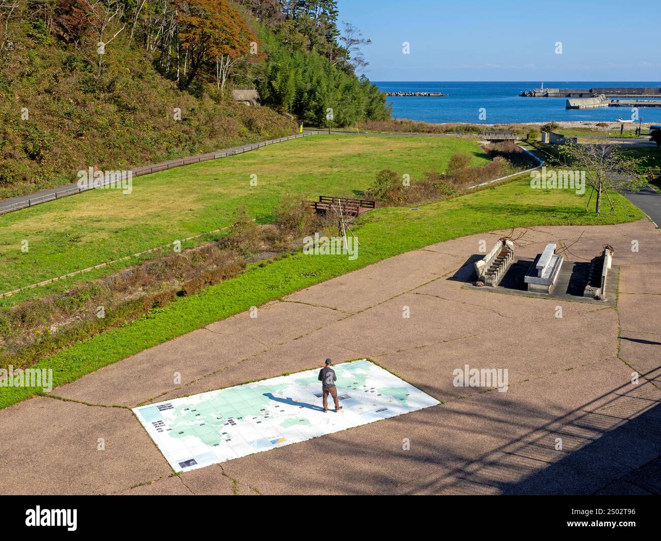 Natural disaster tsunami in hi-res stock photography and images - Alamy