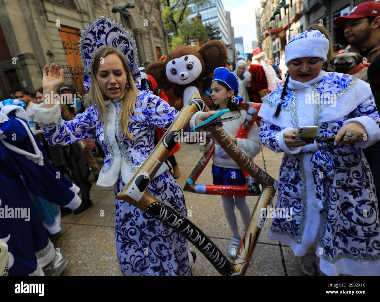 Mexico City, Mexico. 22nd Dec, 2024. Russian Santa Claus granddaughter ...