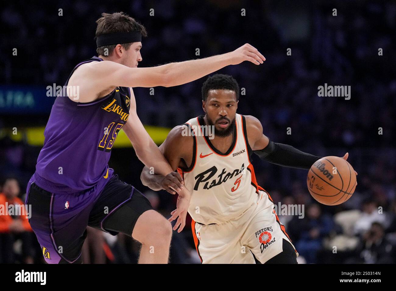 Detroit Pistons guard Malik Beasley (5) dribbles around Los Angeles ...