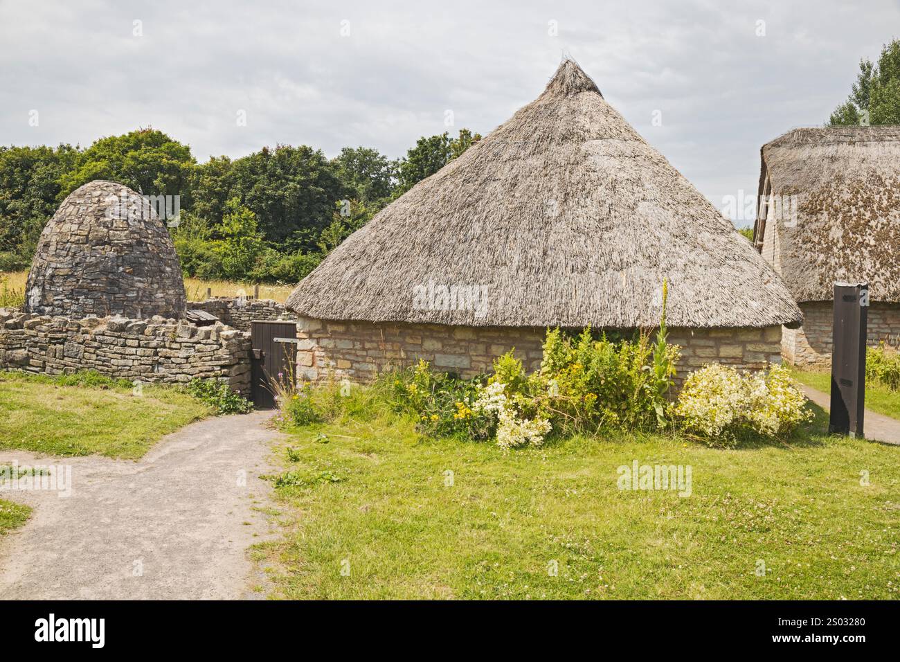 Swineherd cottage and pig yard hi-res stock photography and images - Alamy