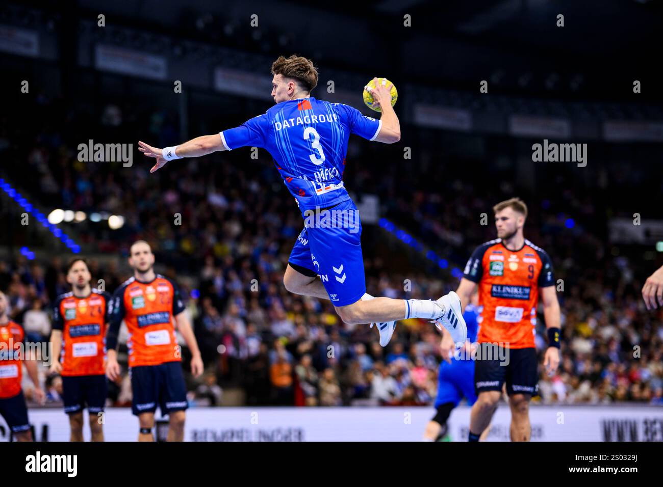 Stuttgart, Germany. 23rd Dec, 2024. Handball: 1st Bundesliga, men, 2024 ...