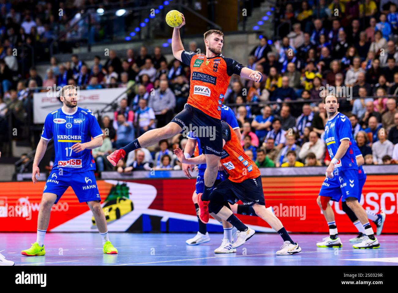 23 December 2024, Baden-Württemberg, Stuttgart: Handball: 1st ...