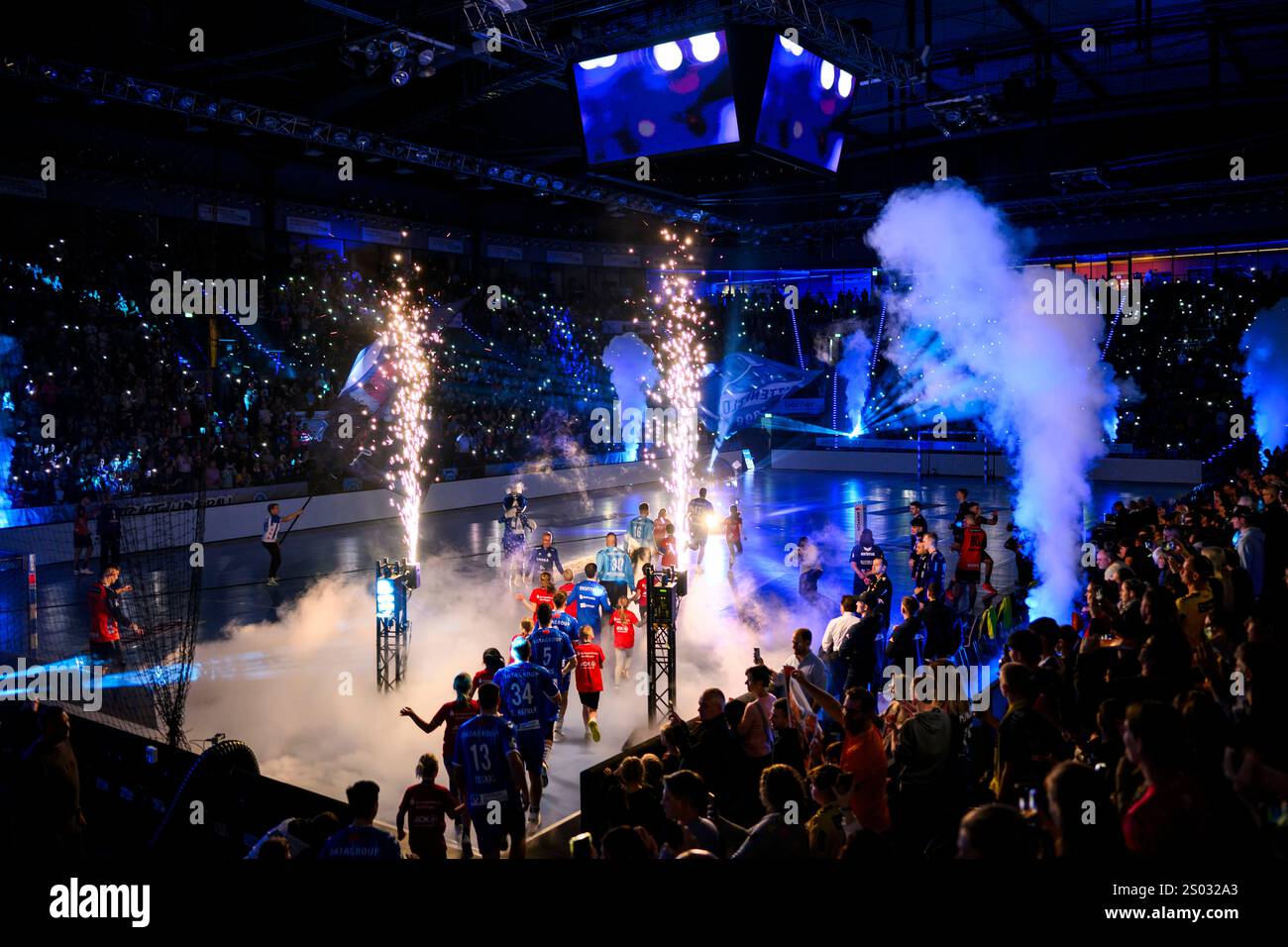 Stuttgart, Germany. 23rd Dec, 2024. Handball: 1st Bundesliga, men, 2024 ...