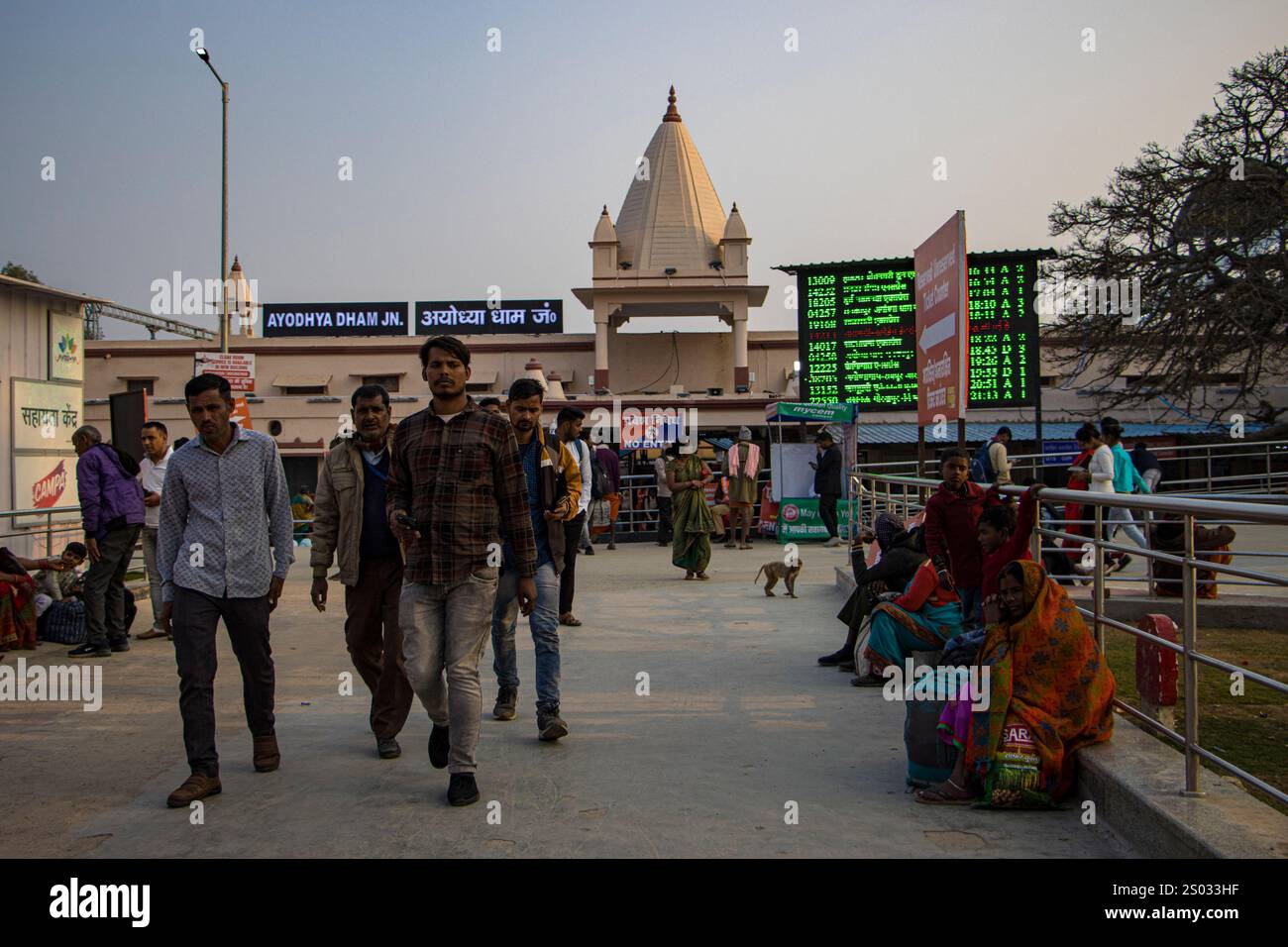 Pilgrims arriving or departing at Railway Junction in Ayodhya, UP ...