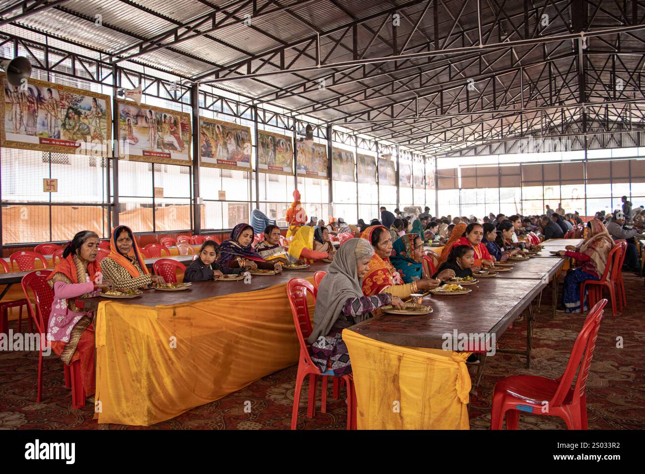 Pilgrims are eating and dining at the Panchavati facility, Karsevak ...