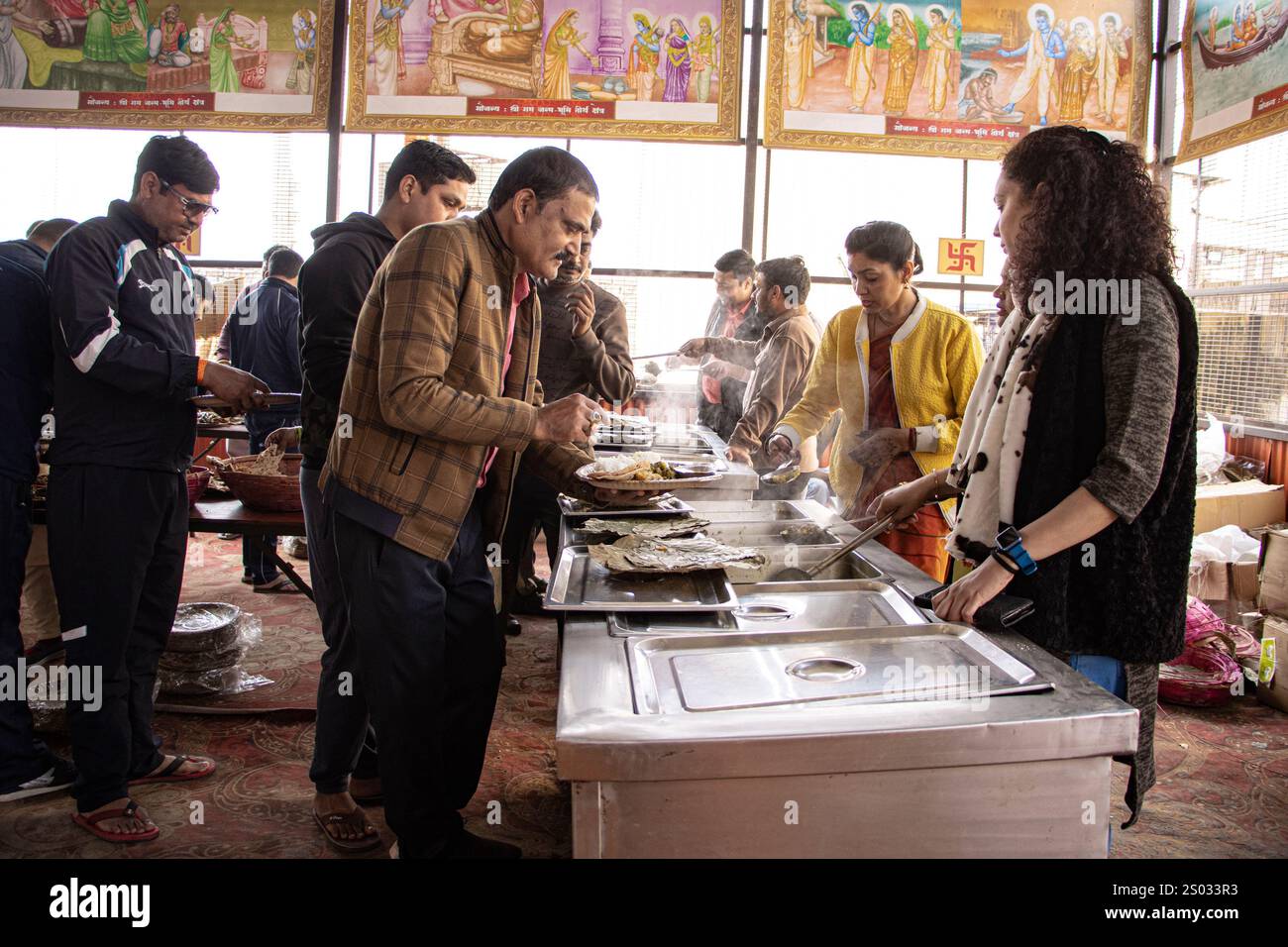 Pilgrims are eating and dining at the Panchavati facility, Karsevak ...