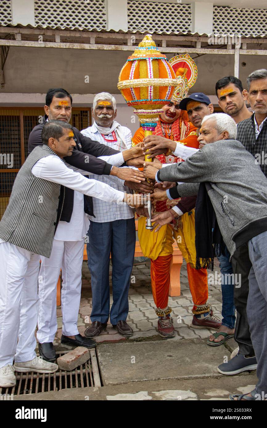 Pilgrims taking photos with Hanumanji from Jharkhand at Panchavati ...