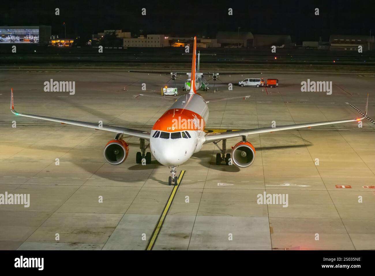 Airbus A320 airliner of the low-cost airline Easyjet Europe maneuvering ...