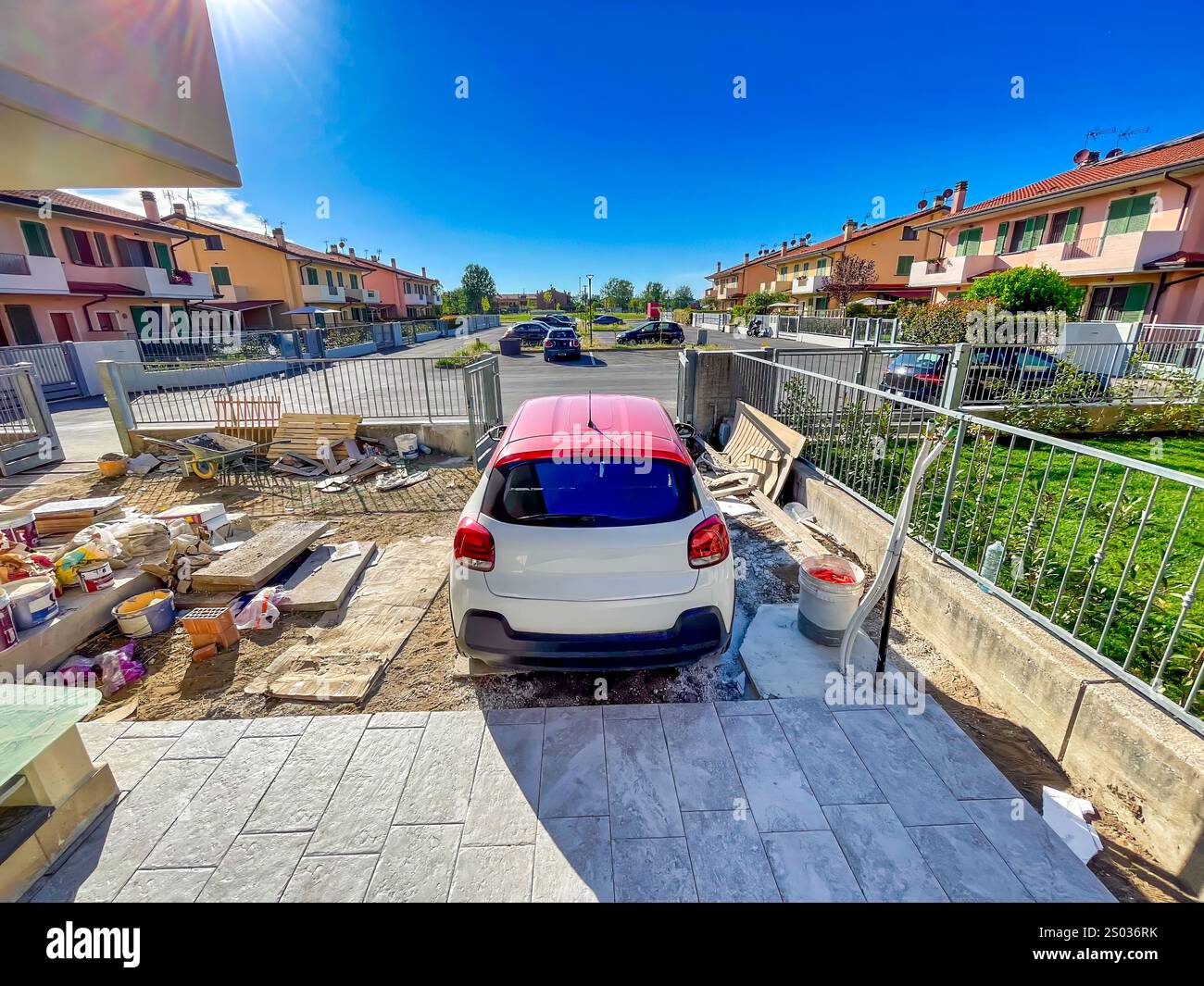 Doorinstallation hi-res stock photography and images - Alamy
