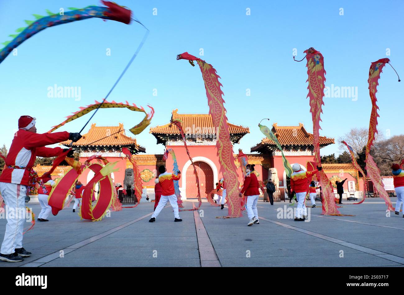 People dance with ribbon dragon to welcome Dongzhi Festival in Shenyang ...