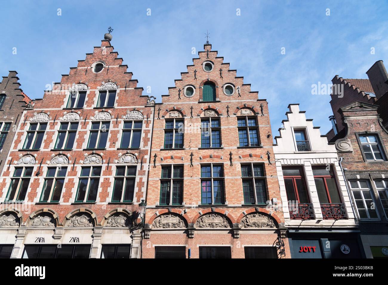 Steenstraat, main Bruges shopping street, in historic centre of Bruges / Brugge, West Flanders ...