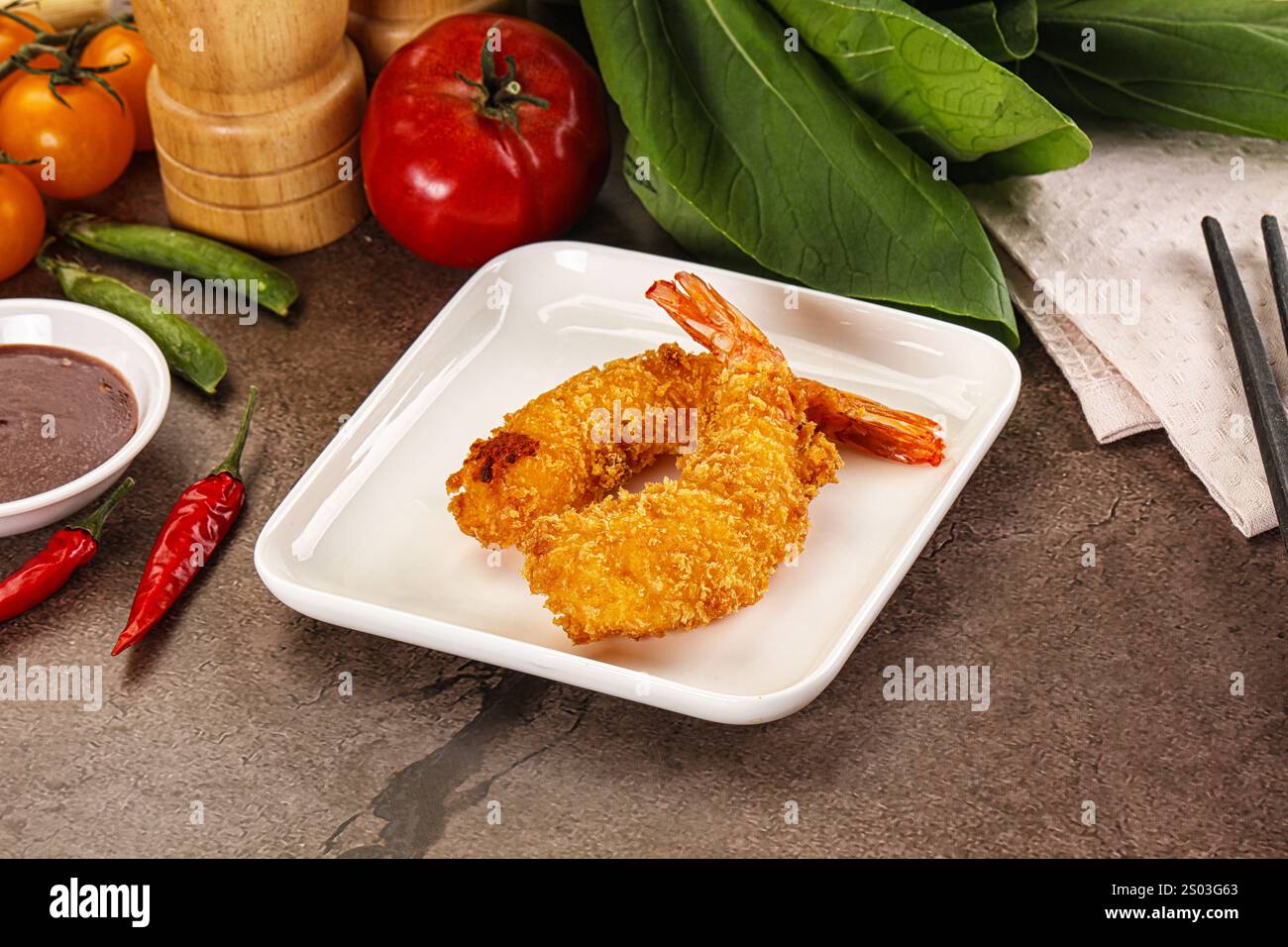 Crispy breaded golden fried prawns with sauce Stock Photo - Alamy