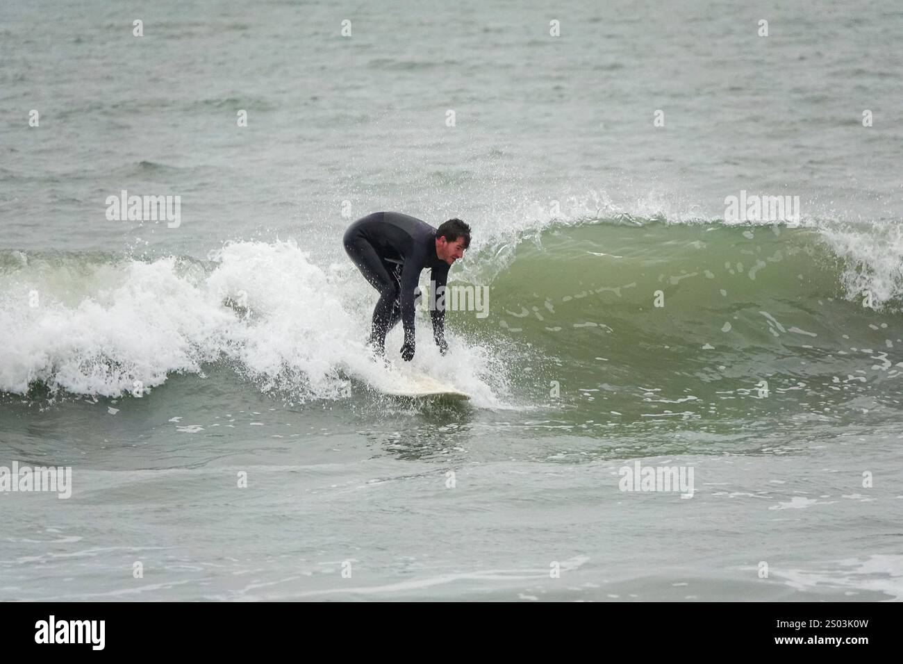 Bracklesham Bay, East Wittering. 23rd December 2024. A cloudy and very cold day along the south ...