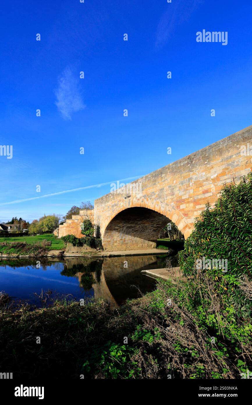 The Stone bridge over the river Nene, Wansford village, Cambridgeshire ...