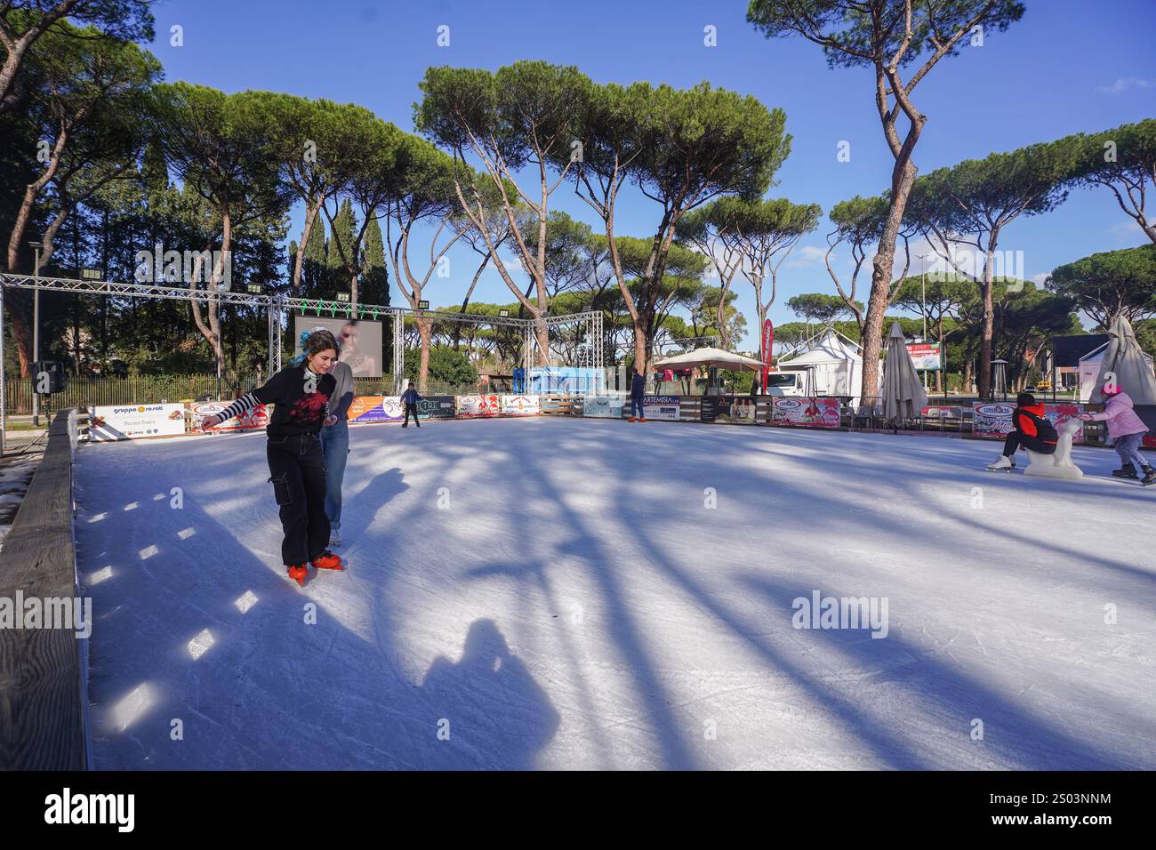 Rome, Italy. 24 December 2024 Revellers enjoy skating in the sunshine ...