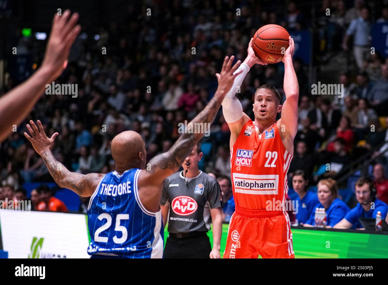 Frankfurt Am Main, Deutschland. 23rd Dec, 2024. Thomas Klepeisz ...