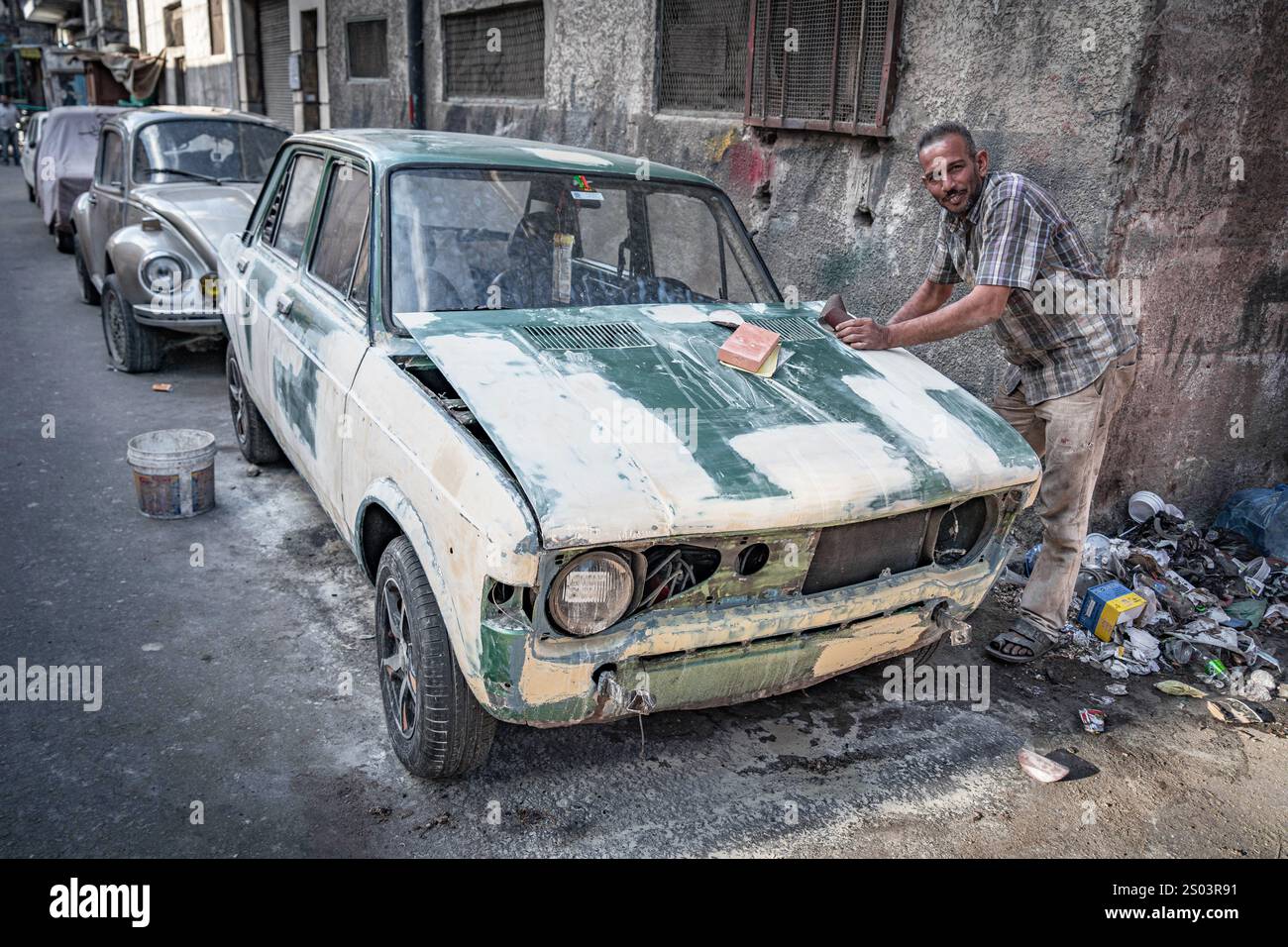 Vintage vehicle sanding hi-res stock photography and images - Alamy