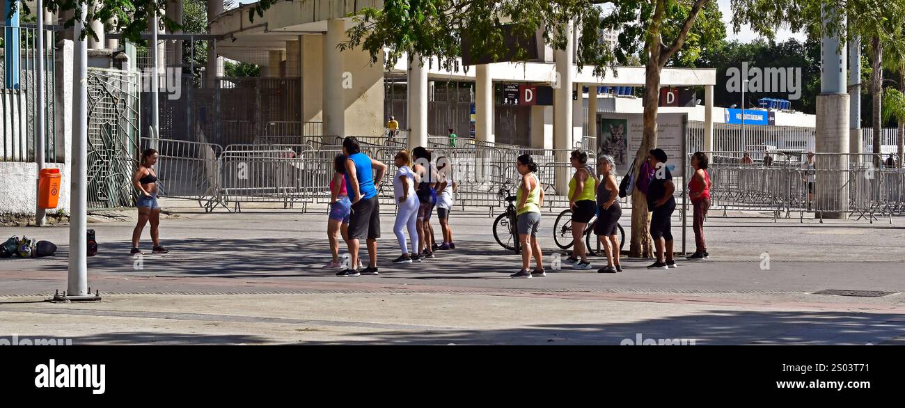 RIO DE JANEIRO, BRAZIL - November 26, 2024: People practicing physical ...