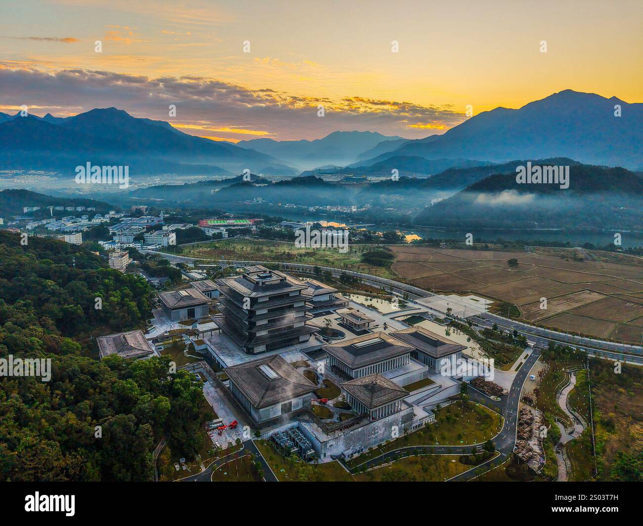 (241224) -- GUANGZHOU, Dec. 24, 2024 (Xinhua) -- An aerial drone photo ...