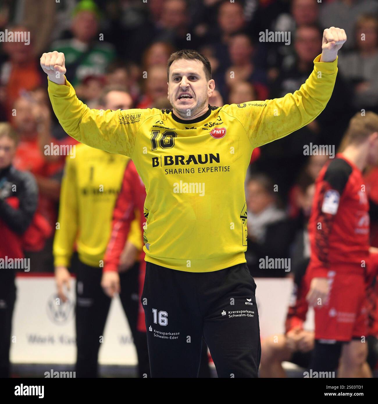 Jubel bei Nebojsa Simic (Torwart MT Melsungen #16), GER, MT Melsungen - TSV Hannover-Burgdorf ...