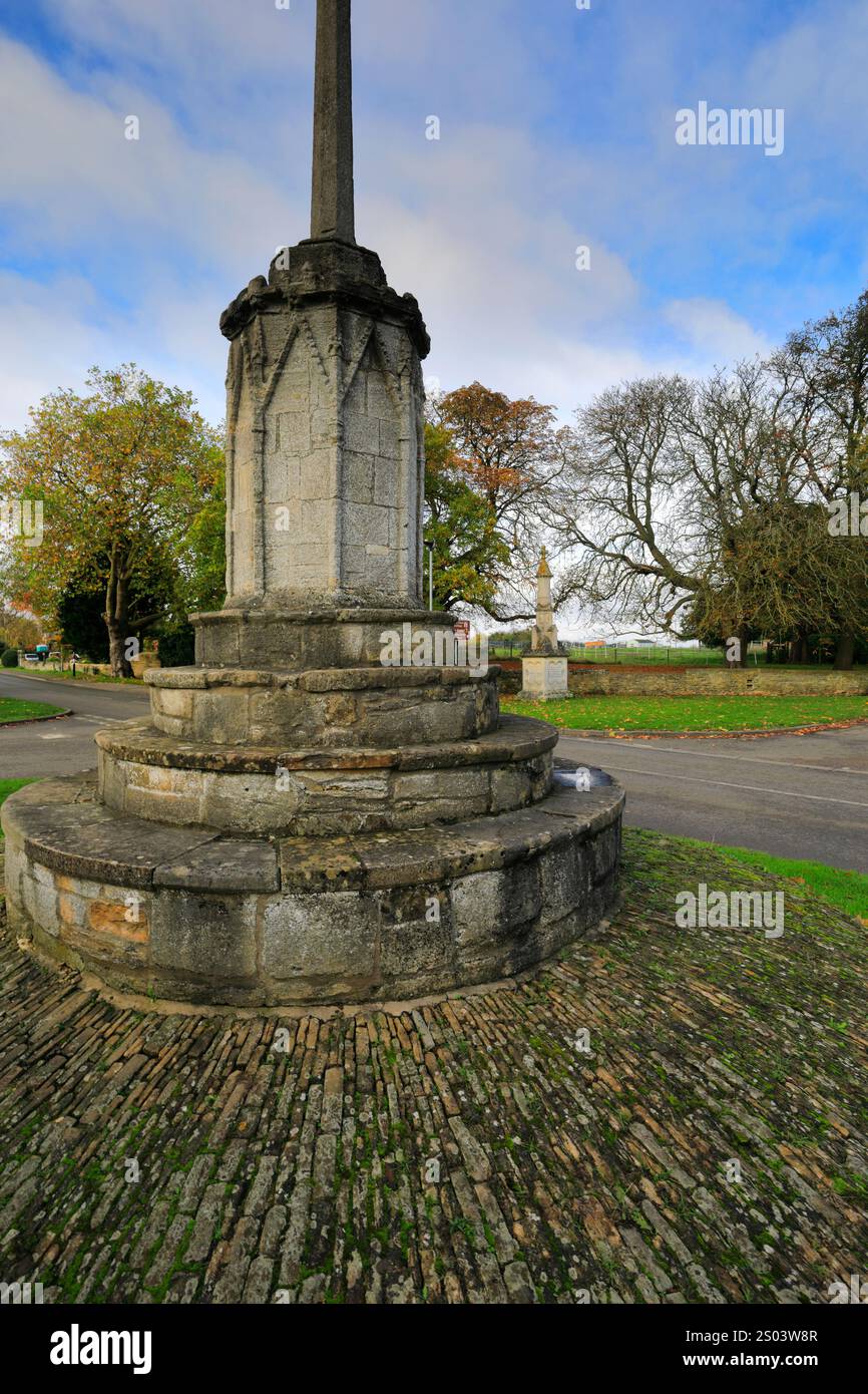 The Butter Cross and John Clare Memorial, (peoples poet), Helpston ...