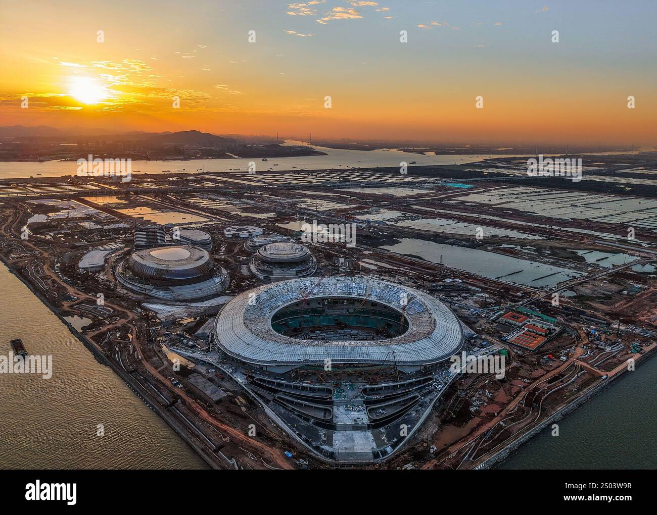 (241224) -- GUANGZHOU, Dec. 24, 2024 (Xinhua) -- An aerial drone photo ...