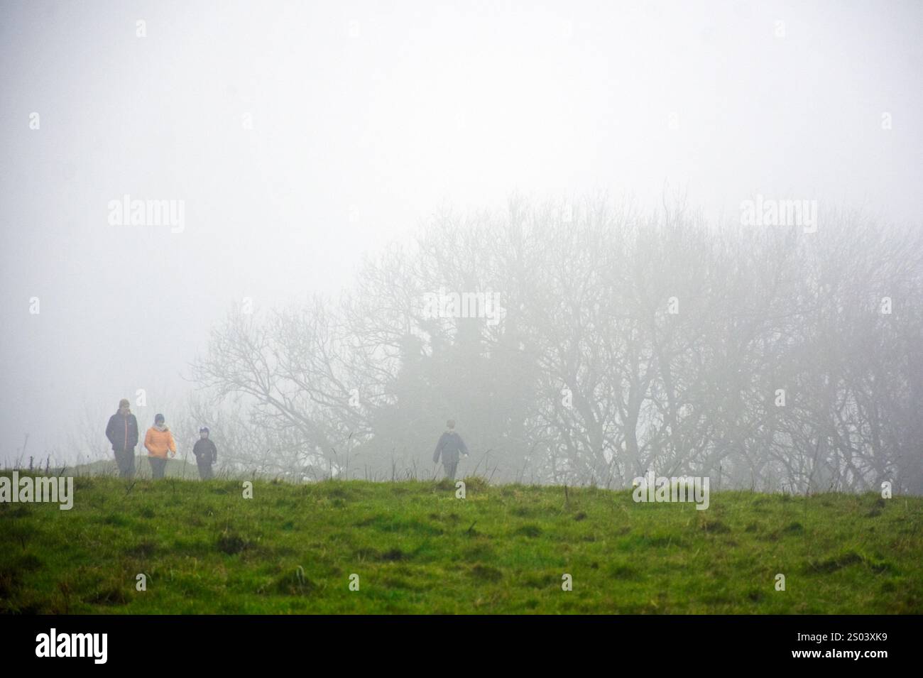 Batheaston, Bath, Somerset, UK weather. 24th December 2024. Walkers ...