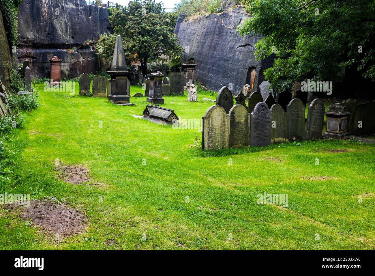 An old graveyard next to Liverpool Anglican cathedral Stock Photo - Alamy