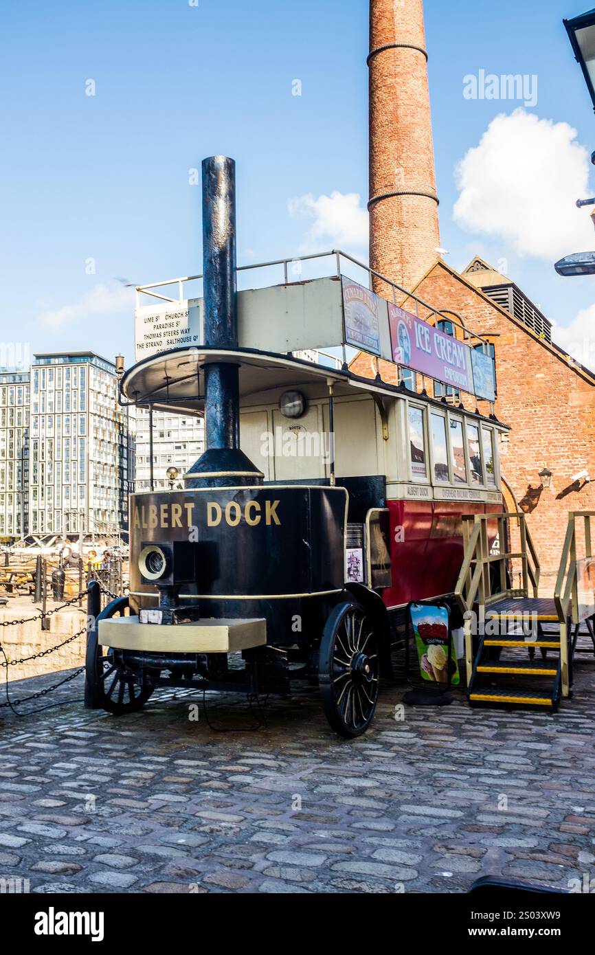 An old Thorneycroft steam bus built in 1902 Stock Photo - Alamy