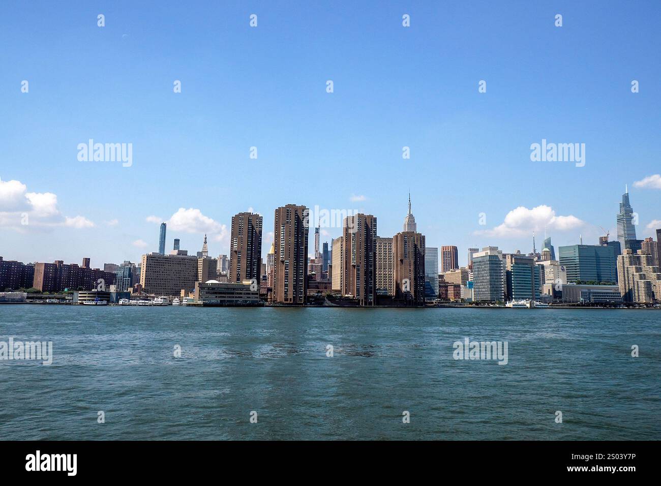 new york manhattan view from East river boat cruise Stock Photo - Alamy