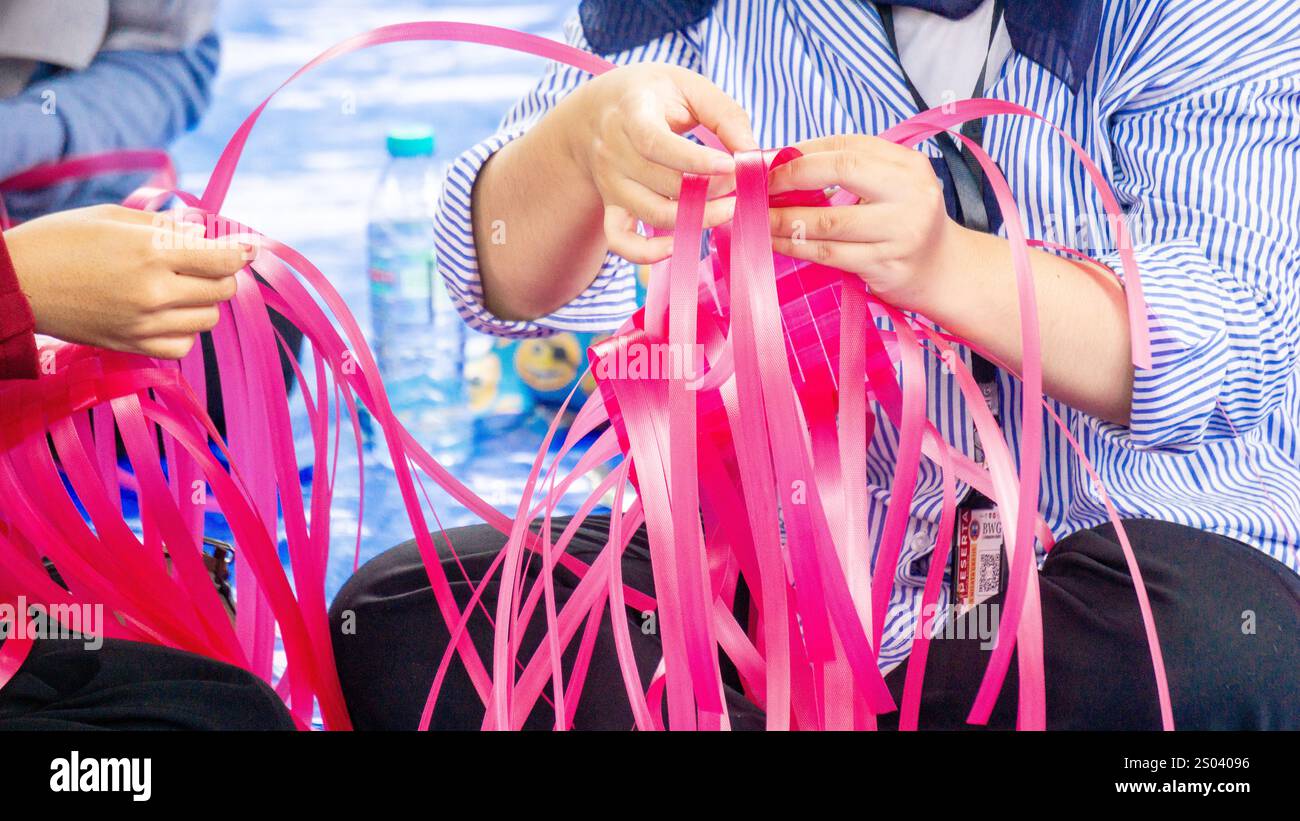 Create bags from woven plastic. Activities to reduce plastic waste ...