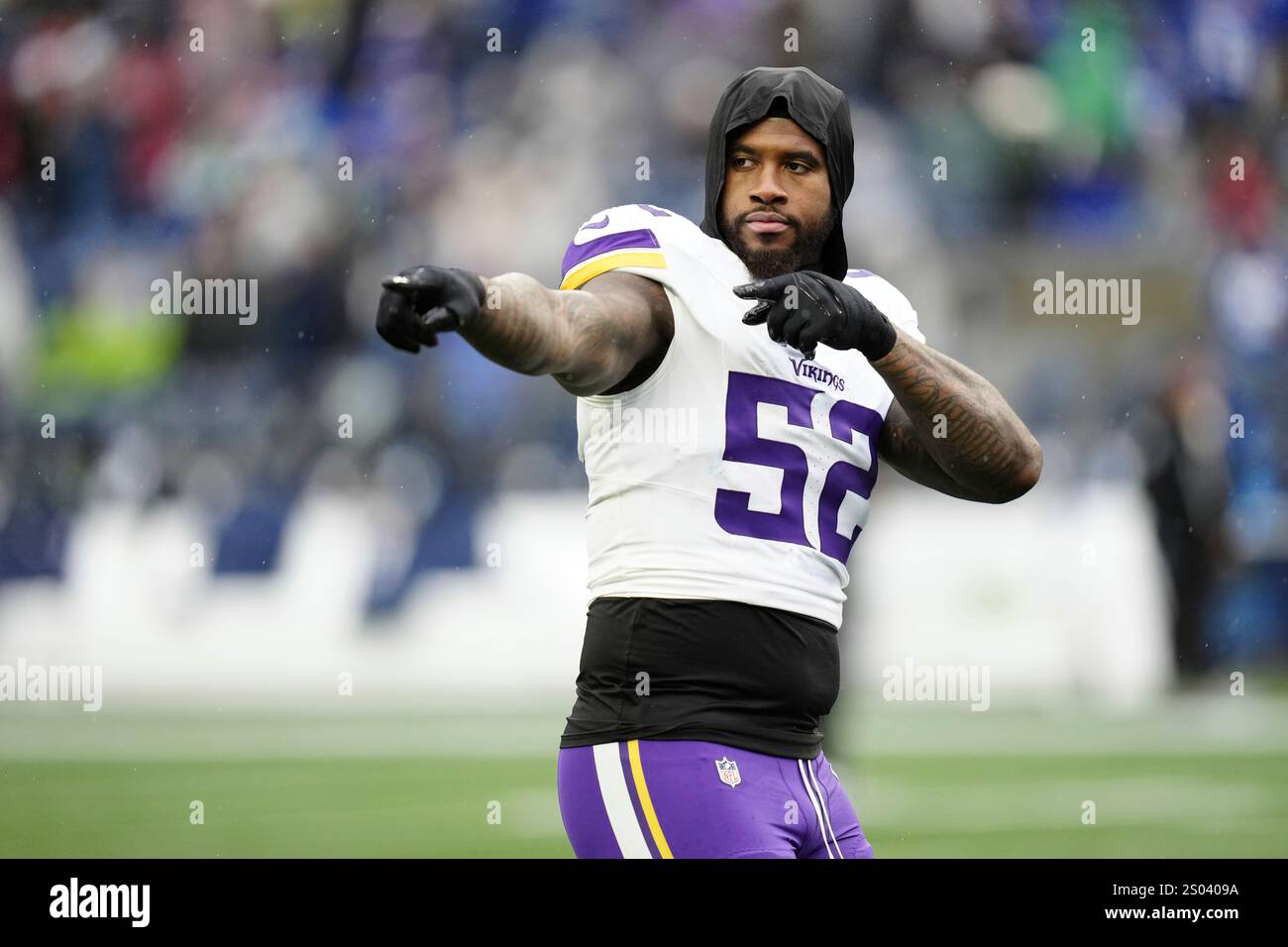 Minnesota Vikings linebacker Jihad Ward (52) points before an NFL ...